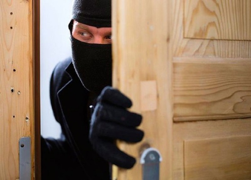 Leitora tem casa invadida por ladrões no 4º Distrito - Online